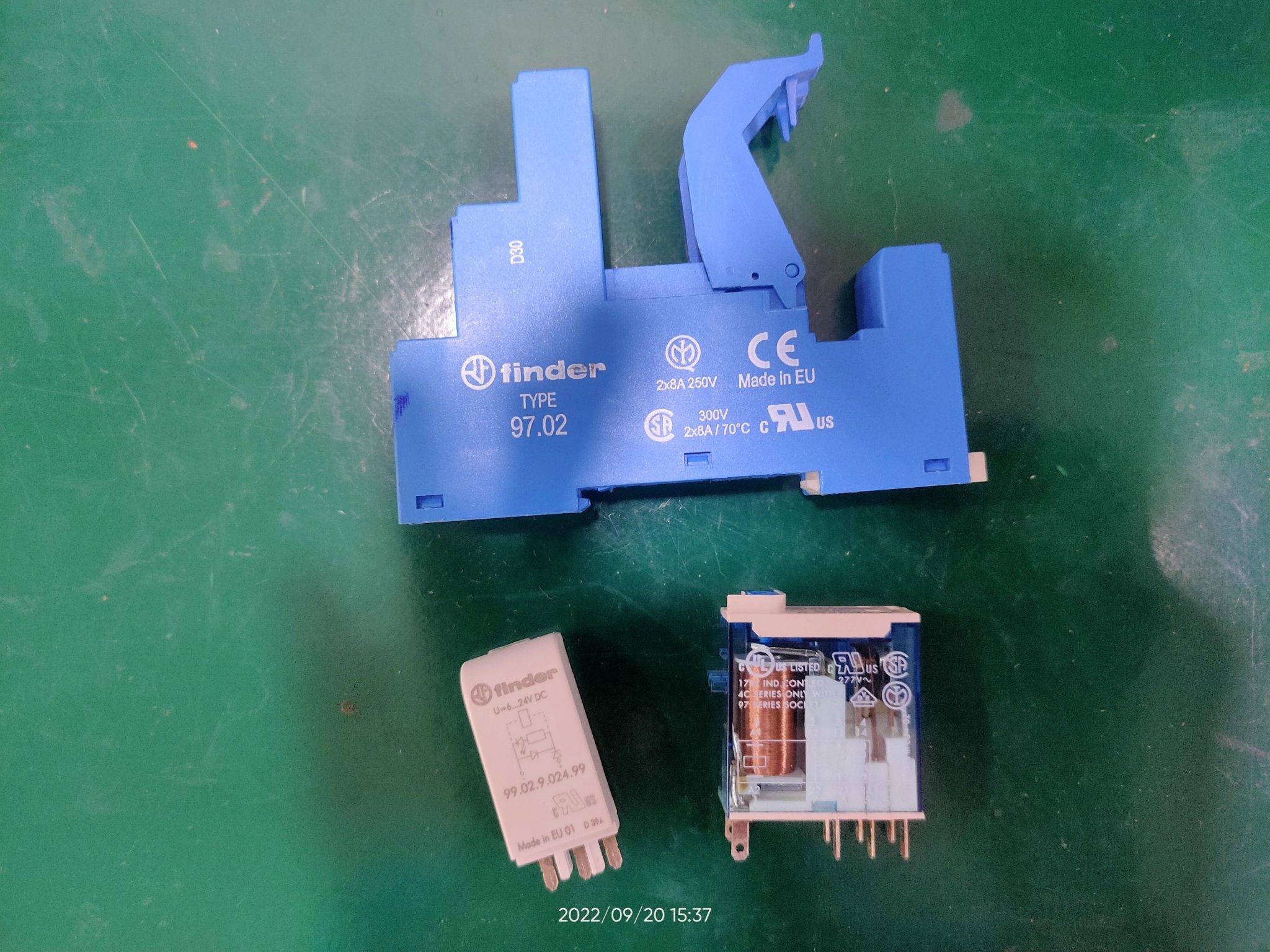 Finder DIN Rail Mount Interface Relay, 24V dc Coil, DPDT - Politek ...